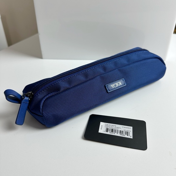 Tumi | Bags | Tumi Atlantic Blue Accents Kit Compact Zipper Pouch Bag ...